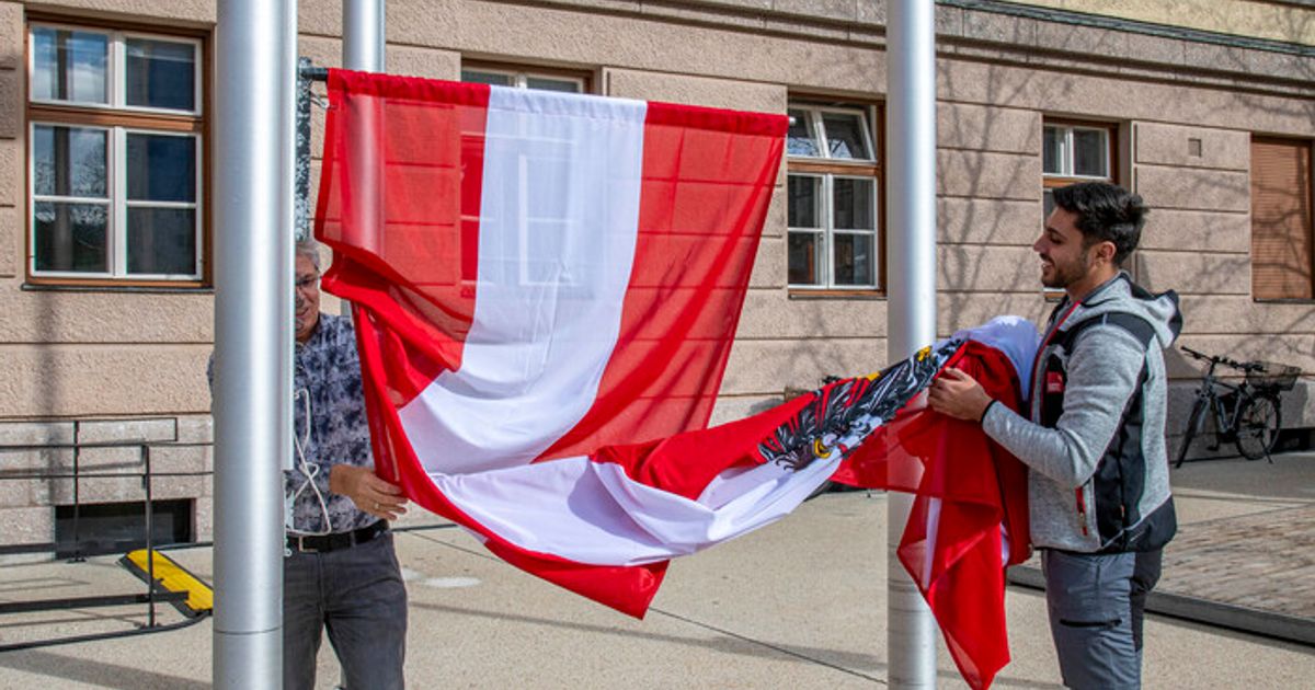 Flagge zeigen will gelernt sein: Ein Tag mit den Fahnenbeauftragten des ...