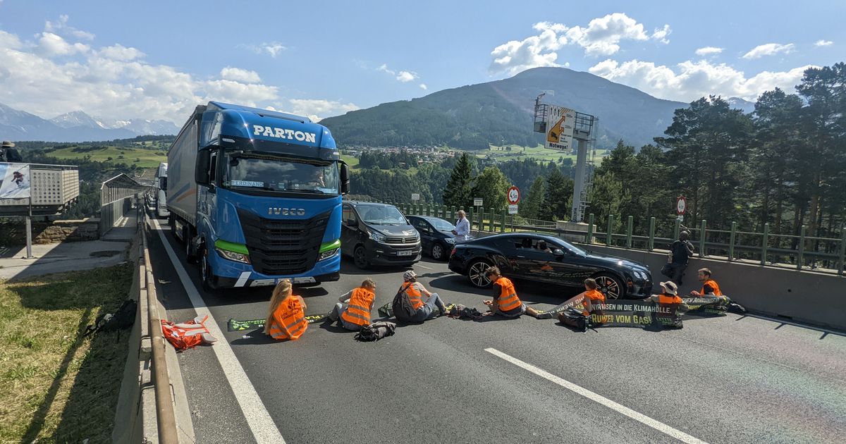 Nach Blockade auf der A13: Justiz prüft Anfangsverdacht gegen „Letzte ...