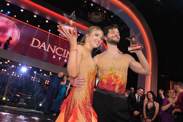 Große Gefühle bei den „Dancing Stars“: Aaron Karl tanzt sich zum Sieg ...