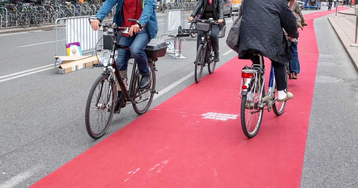 Radfahrer fordern in Innsbruck mehr Platz und Sicherheit ein – Radweg als Roter Teppich ...
