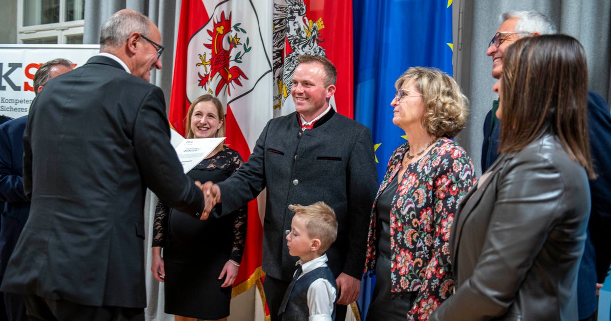 Hofladen-Dieb gestellt und Hinweis auf Bankräuber: Wie zwei Bürger der Polizei halfen | Tiroler ...